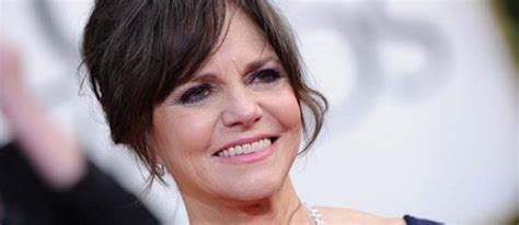 Sally Field Forrest Gump Reporter