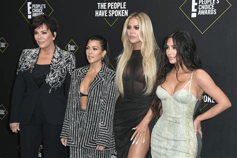 Kourtney Kardashian Shouts Out Sister Khloé Kardashian Newsweek