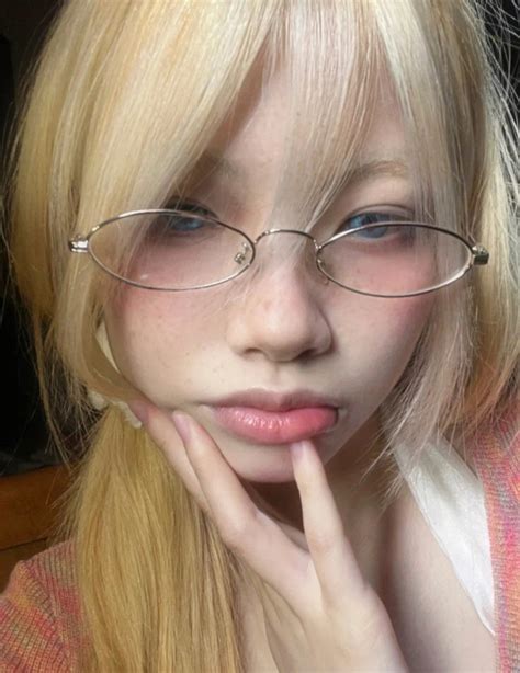 加多堡 Id 9532090877 On 小红书 Óculos Óculos Estilosos Penteados