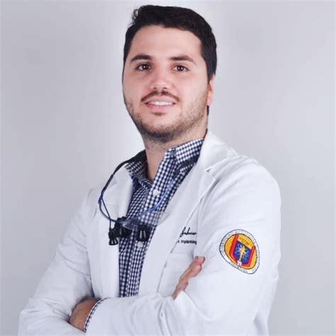 Dr Jorge Salazar