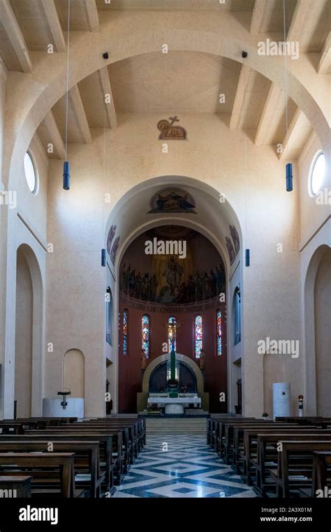 Bergamo Lombardy Italy October 5 Interior Of St Thomas The Apostle