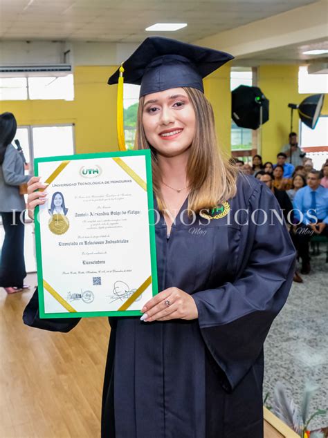 La 24 Graduación De Uth Campus Puerto Cortés Honduras