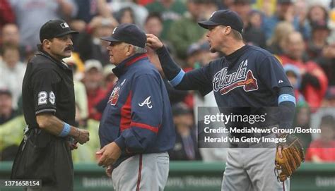 Bobby Cox Ejected Photos And Premium High Res Pictures Getty Images