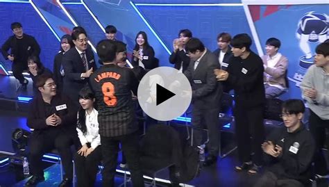 감스트 X 박정무 허그  Ea Fc 온라인 에펨코리아