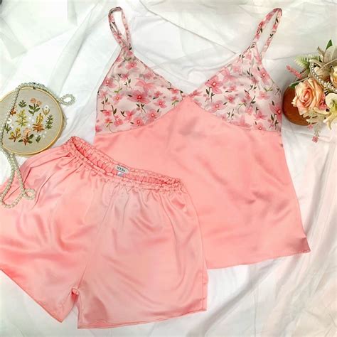 Kenalan Dengan Booka Merek Pakaian Dalam Yang Dorong Perempuan