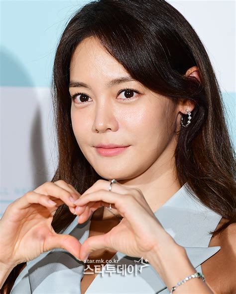 포토 안현모 손하트로 인사 Mk빌리어드