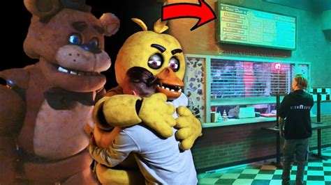 I Visited The Five Nights At Freddys Movie Set Exclusive Youtube