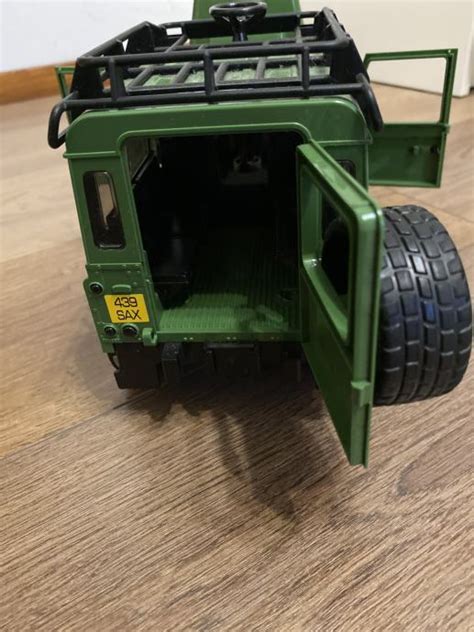 Bruder Land Rover