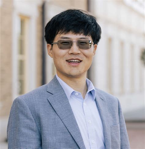 About Zihong Huang