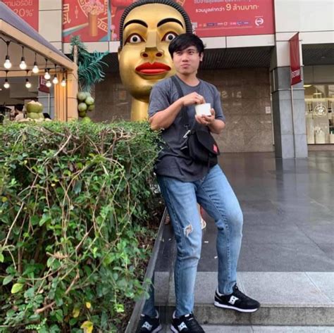 ဥက္ကလာ မျိုးဇော် ဖန်စီလေစစ်ဗူး ပုံသစ် တခု ၃၃၀၀ ၁၀ ဗူးစျေး၂၈၀၀