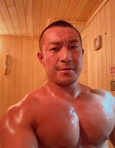 「quick Saves」おしゃれまとめの人気アイデア｜pinterest｜vince Levra【2025】 筋肉マン マッチョマン ハンサムな男性