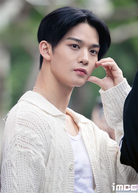 포토 Cix 배진영 얼굴 또 작아질거야