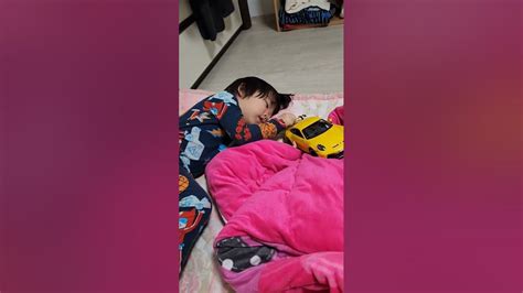 아빠 이름 말하랬더니 엄마이름 얘기하는 조카손주~ Youtube