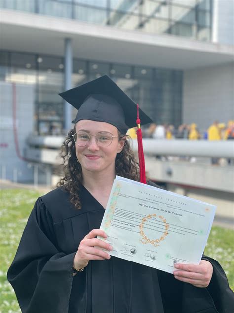 Roxane De Craeye Sur Linkedin Diplome Dut Marketing Cergy 14 Commentaires