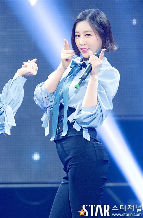 스타포토up 나인뮤지스9muses 성아 깜찍한 손짓으로 남심 저격 더 쇼스타저널