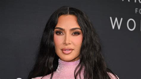 I Can Barely See Kim Kardashians Face Behind Her Peekaboo Updo See