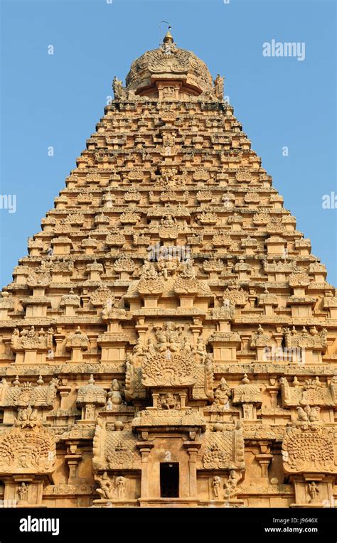 Brihadeeswarar Temple Gopuram
