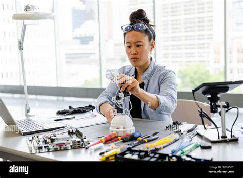 Robot Arm Making Hi Res Stock Photography And Images Alamy