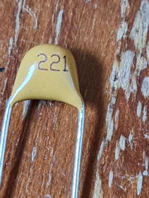 220pf 221 Ceramic Capacitor 50 Pieces For 5 Everything Else On