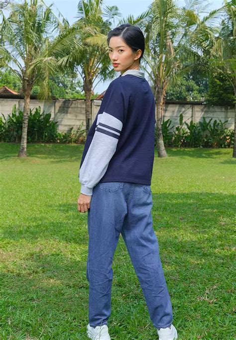 Jual Little X Eight Mom Aniya T Shirt Original 2025 Zalora Indonesia