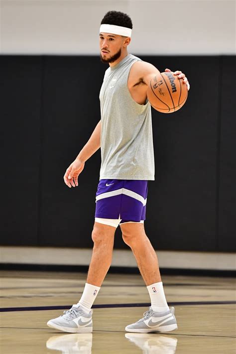 Devin Booker 公開個人簽名球鞋 Nike Book 1 最新配色「Cool Grey」 | Hypebeast