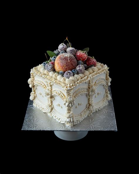 Corrine Morrison On Instagram A Square 6” Vintage Fruit Cake Featuring Fancy Lambeth Piping