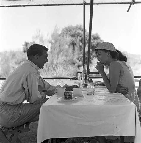 Sophia Loren And Cary Grant On The Set 1956 Old Film Star Photo 900