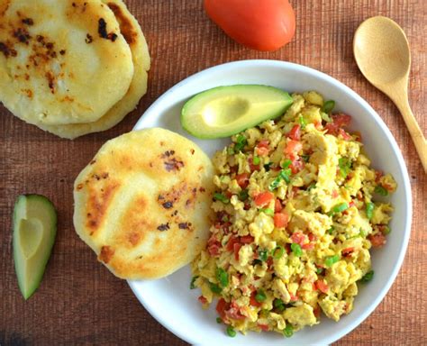 Huevos Pericos Huevos Revueltos Colombianos Con Tomates Y Cebolletas