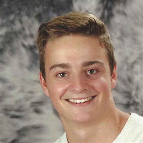 Simon Bächle Nachhaltigkeitsmanager Mercedes Benz Group Xing