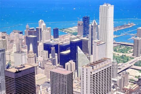 30 Fascinating Photos Capture Street Scenes Of Chicago In 1990