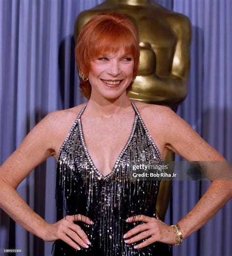 Shirley Maclaine Backstage At The Academy Awards Show March 30 1987
