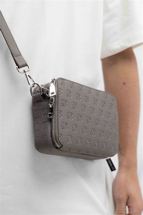 Equalité Daley Pouch Tas Grijs Heren Shoppen Soccerfanshop Be