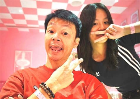 Mark Lees Daughter Posts Emotional Tribute To Him Calling Him A Dad An Older Brother And A