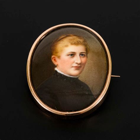 At Auction Biedermeier Brosche AnhÄnger Mit Miniatur