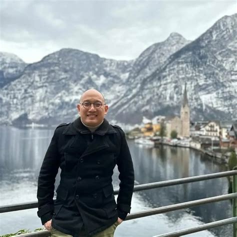 John Stephanus Johnstephanus • Threads Say More