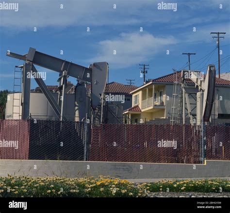 Los Angeles United States 26th Apr 2020 An Oil Well Pumps Next To A