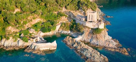 1837 O Vizită în Sfântul Munte Pustnicul Din Turn Pemptousia