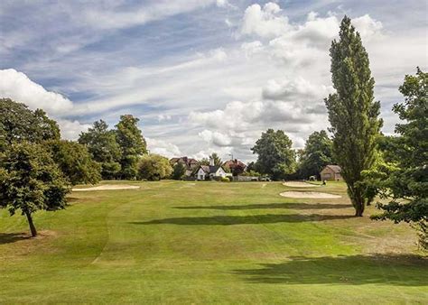 Prepare For Your Round At North Middlesex Golf Club Hole19