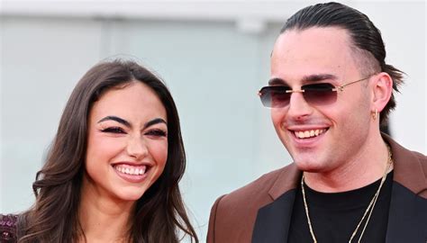 Ernia E Valentina Cabassi In Attesa Del Primo Figlio Lannuncio Social