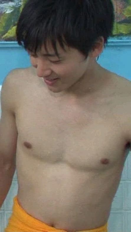 山本匠晃 筋肉 腹筋 画像 画像