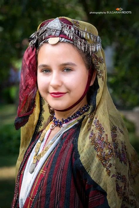 Българска празнична носия от Варненско