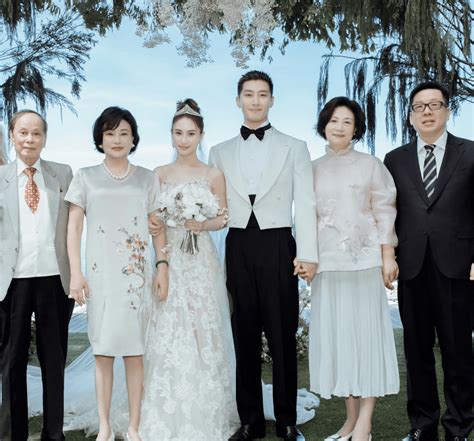 冯绍峰和女友再婚？王楚然逼婚杨洋？奚梦瑶恶心何超莲？窦骁被豪门鄙视？陈都灵心机重？某男星被下降头？小扒问答回复感觉