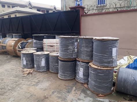 Versatile Networking Essentials 8 Core And 4 Core Fiber Cables Available Wholesale And Retail