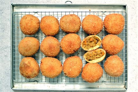 Curry Bread Jaja Bakes