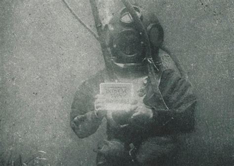 Taken In 1899 Heres The Worlds First Ever Underwater Portrait
