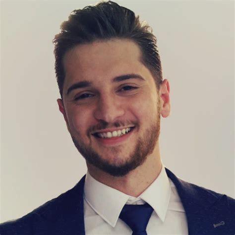 يمان نجار الصفحه الرسمية