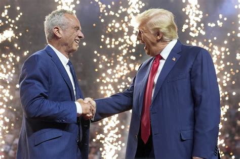 انتقاد تند خانواده کندی از کناره‌گیری رابرت کندی به نفع ترامپ او خریدنی است خبرگزاری