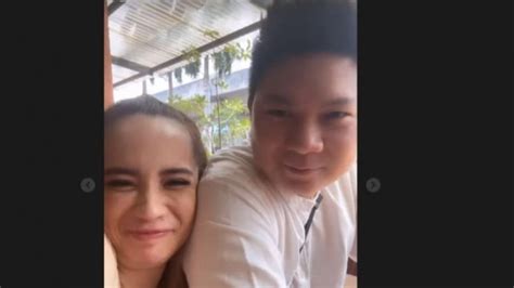 Putri Anne Pamer Kedekatan Dengan Pria Di Kafe Benarkah Pacar Baru