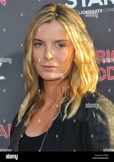 Los Angeles Ca Usa 20th Apr 2017 Betty Gilpin At Arrivals For