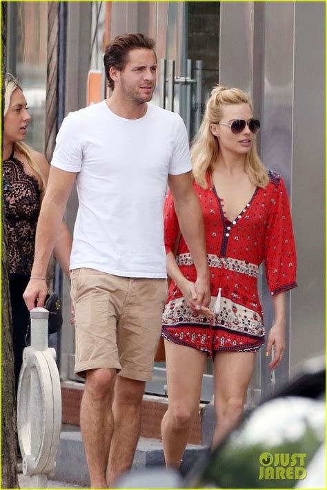Margot Robbie Boyfriend 2010